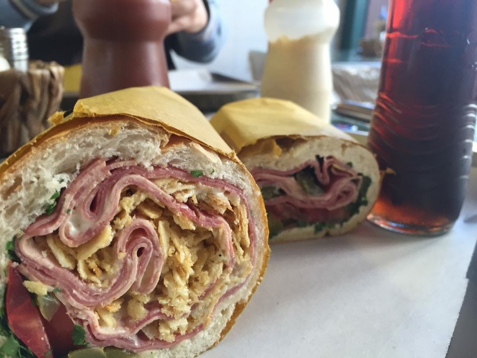 اطلاعات کامل ساندویچ باماهاس در شهر تهران | لست سکند